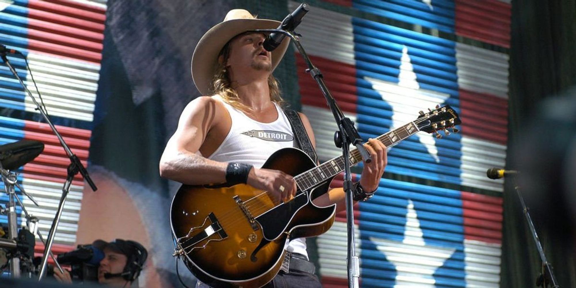 Kid Rock confronts Anheuser-Busch CEO, explains why he's against Bud ...