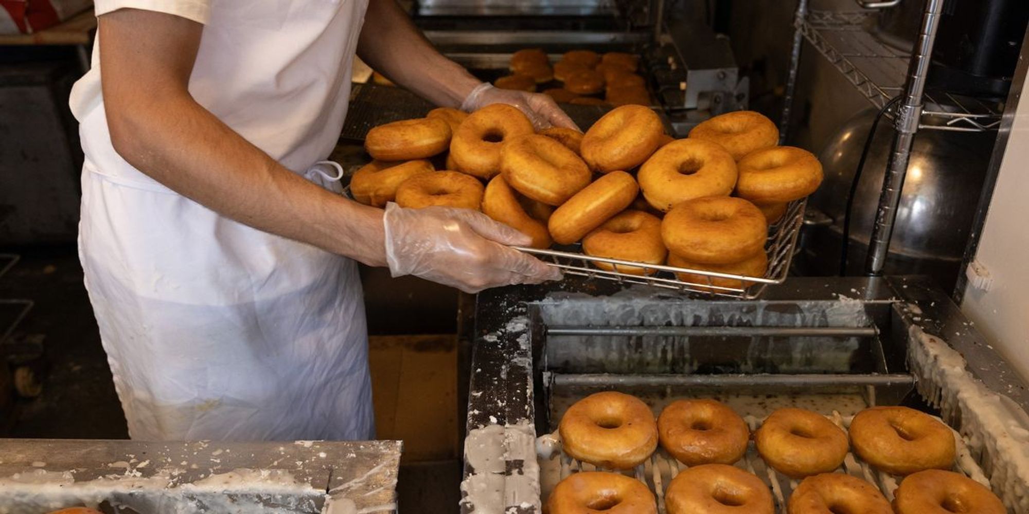 Security video shows workers fighting off man in bikini trying to rob ...